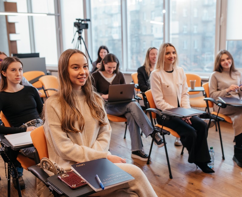 Бакалаврат з психології - ЗІҐМУНД ФРОЙД УНІВЕРСИТЕТ УКРАЇНА
